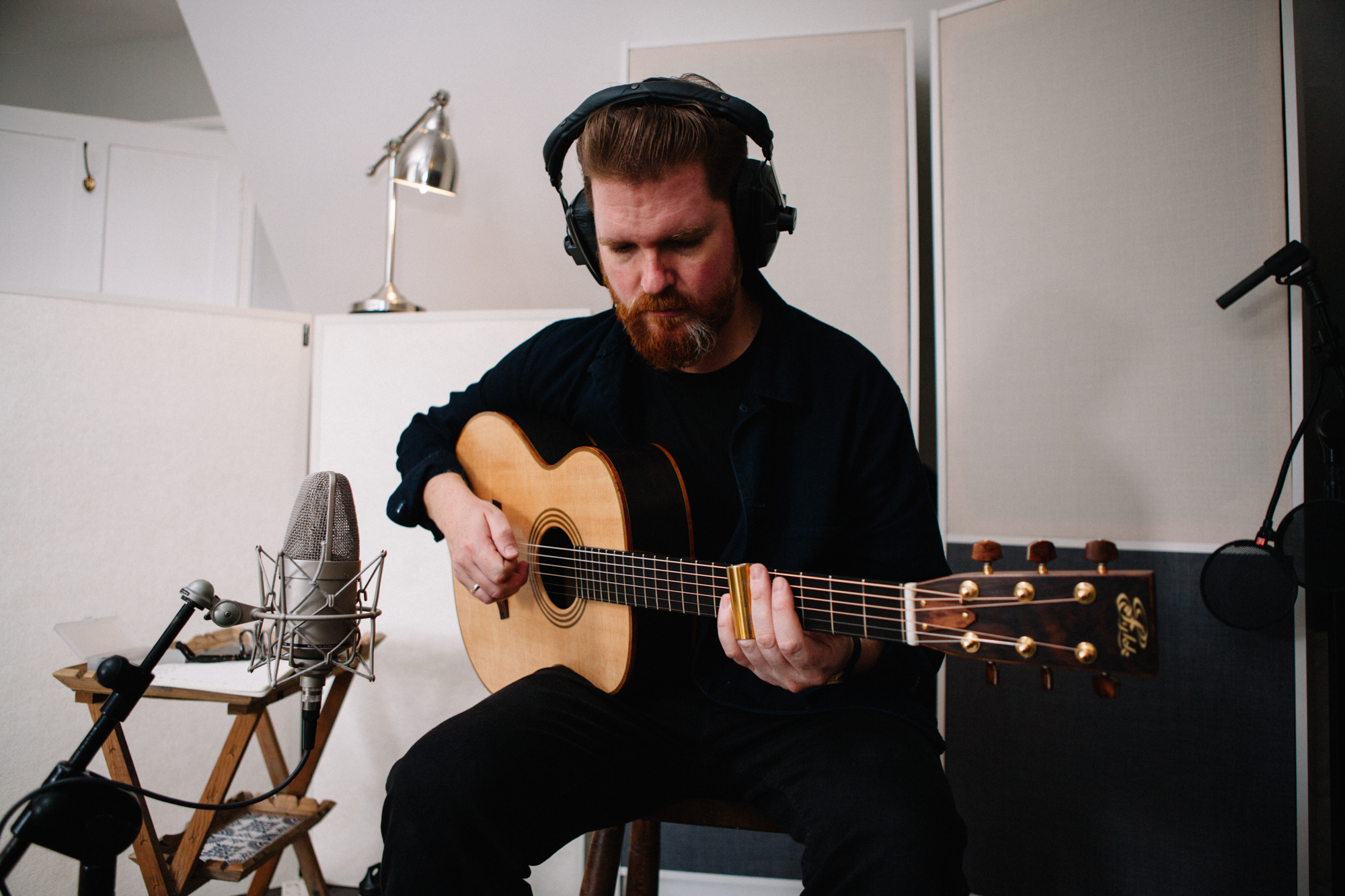 Interview: John Smith dons his folk hat - Fretboard Journal